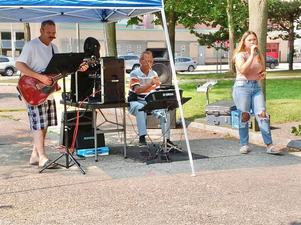 Curbside Church – Buffalo Dream Center